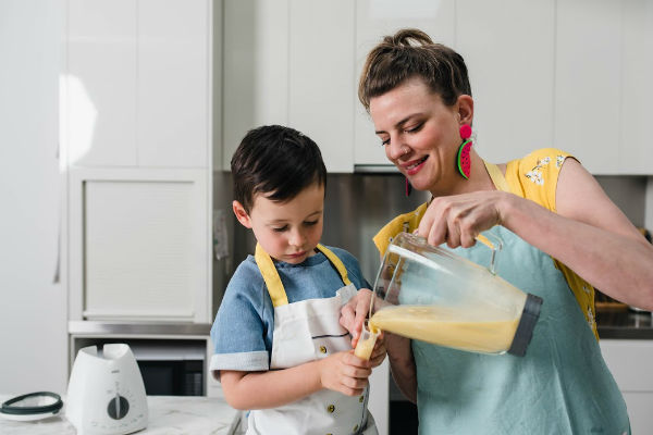 Super Cool Popsicles With Jessie Spiby - KIDDO Mag